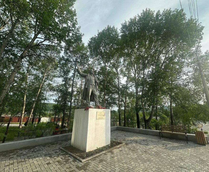 Anıt, heykel В.И. Ленин, Tynda, foto
