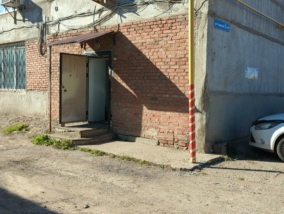 Boya ve cila malzemeleri üretim ve satış yerleri Azbuka Krasok, Ufa, foto