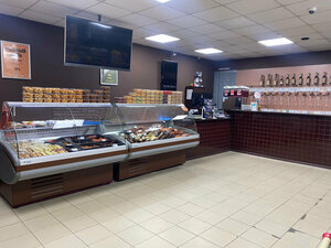 Pivovarov (ulitsa Karla Marksa No:16), bira dükkanı  Svobodniy'den