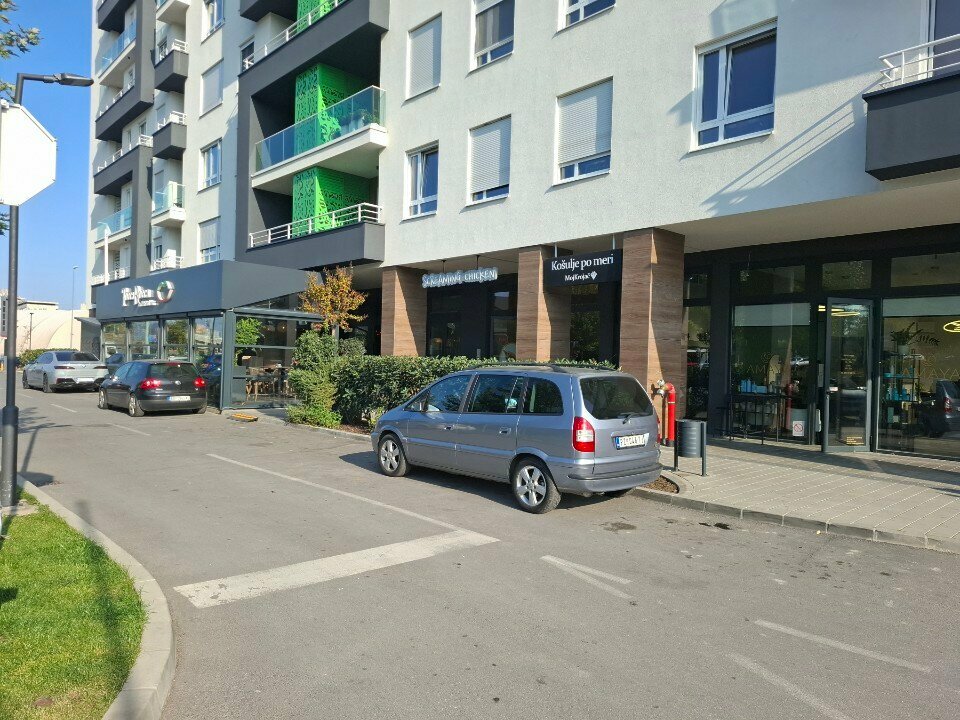 Fast food Screaming Chicken Nbg, Belgrad, foto