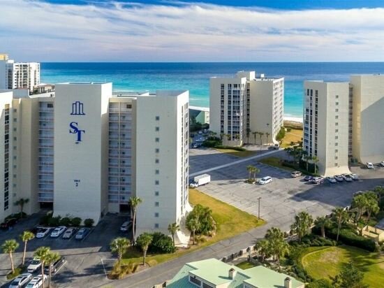 Otel Stunning Beach View and Pool Access - Elegant Coastal Retreat, Destin, foto