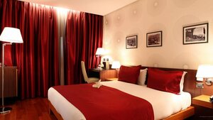 Tirana International Hotel (Tirana), otel  Tiran'dan