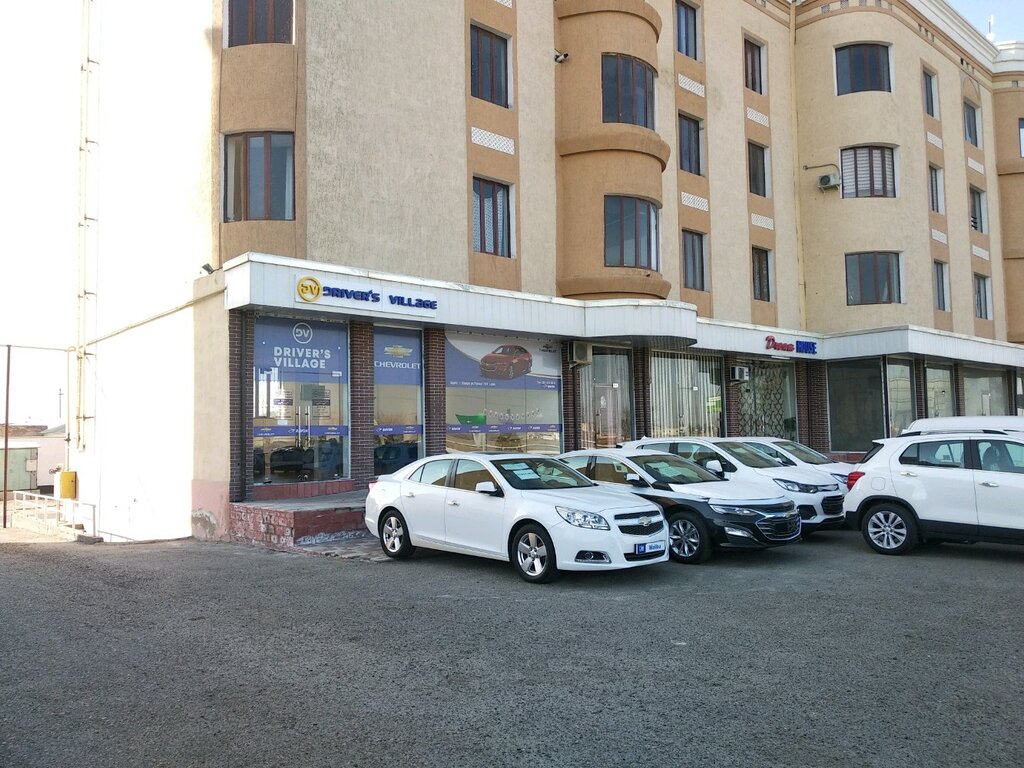 Otomobil satış galerileri Driver’s village, Buhara, foto