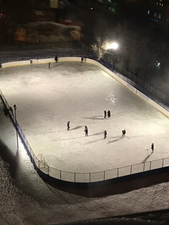 Buz pateni pistleri Ice rink, Samara, foto