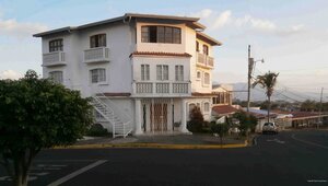 Hotel Mi Tierra (Provincia de Alajuela, Canton de San Carlos, Avenida 5), otel  Alajuela'dan