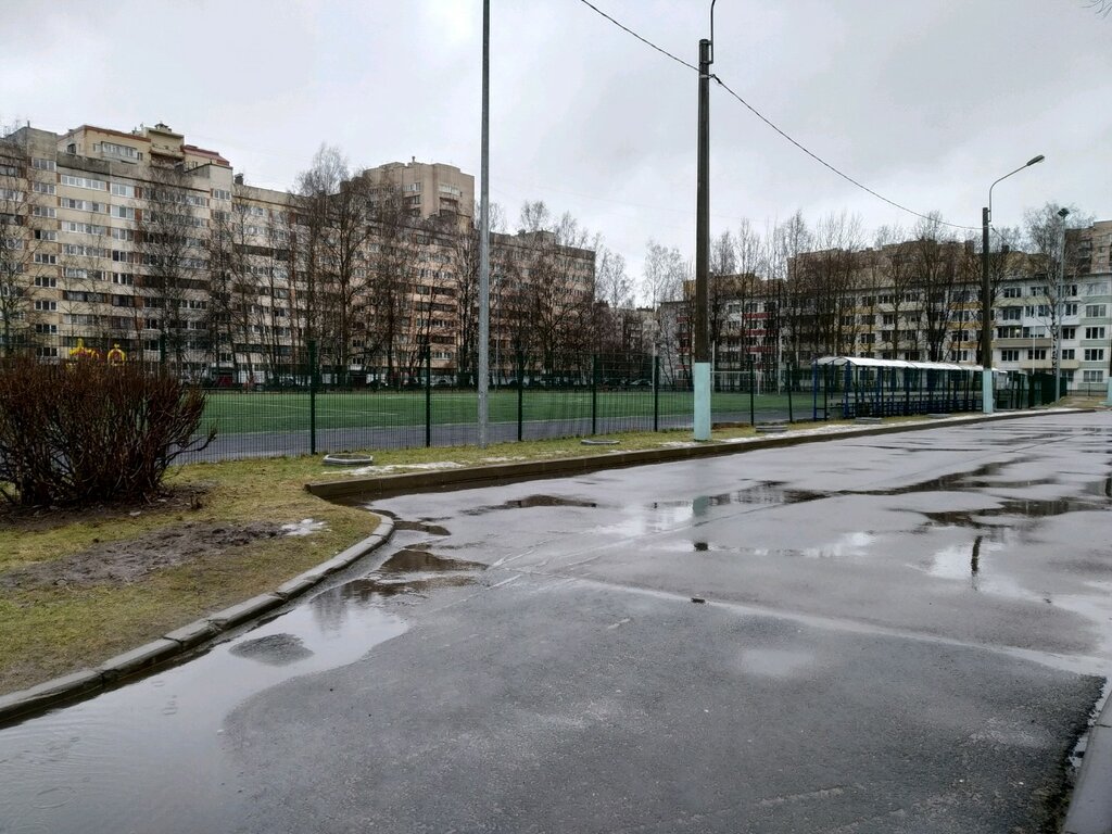 Spor alanı Школьный стадион, Saint‑Petersburg, foto