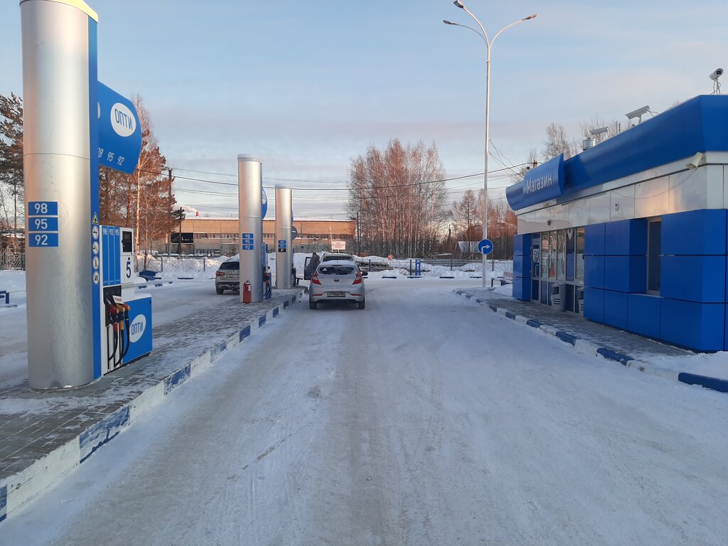 Benzin istasyonu Опти, Uray, foto