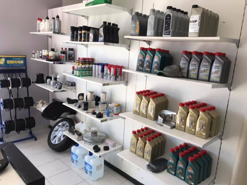 Oto aksesuarları Tc Ricambi di Terrana Calogero, Sicilya, foto