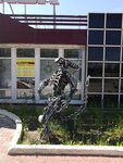 Чужой (Lenina Street No:45), park, sokak heykeli  Lensk'ten