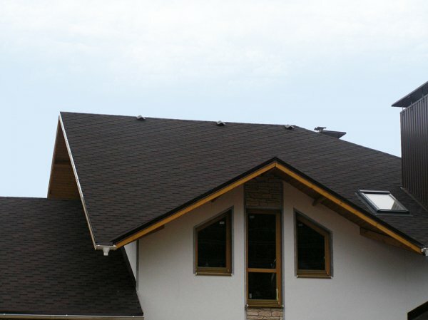 Çatı ve çatı materyalleri Kraskrovlya, Krasnoyarsk, foto