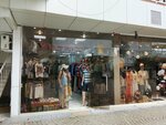 Magazin suvenirov i zhenskoy odezhdy Solaris (Primorskaya Street No:3/7, Tsentralniy Microdistrict), giyim mağazası  Soçi'den