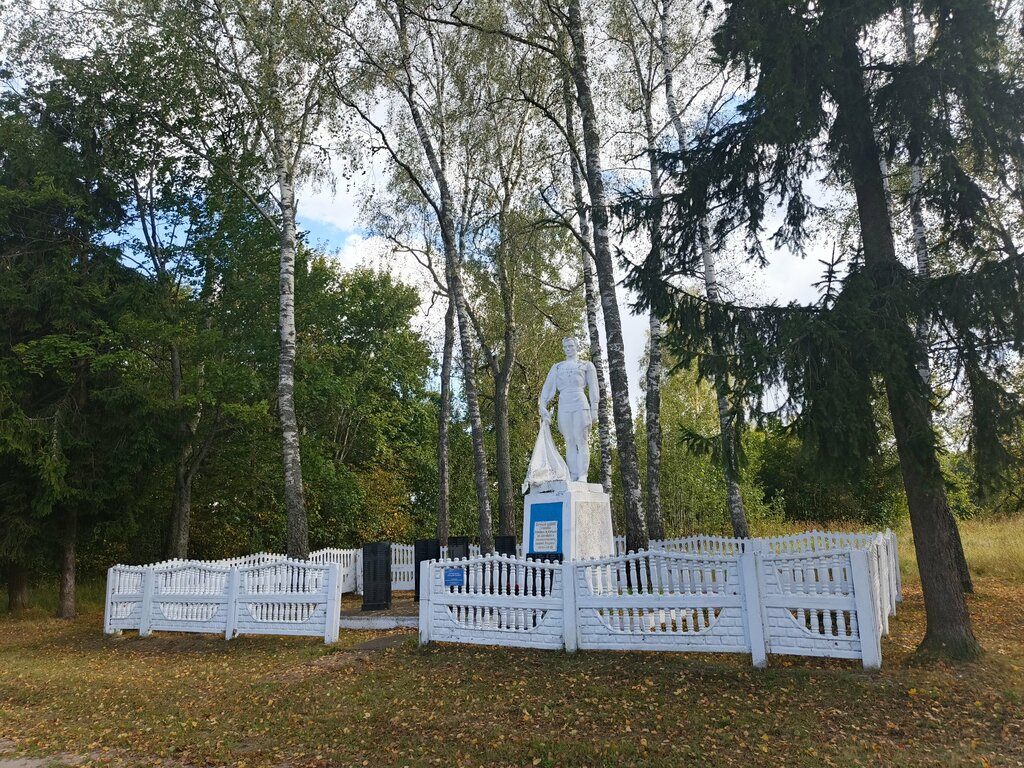 Anıt, heykel Братская могила, Mogiliovskaya oblastı, foto