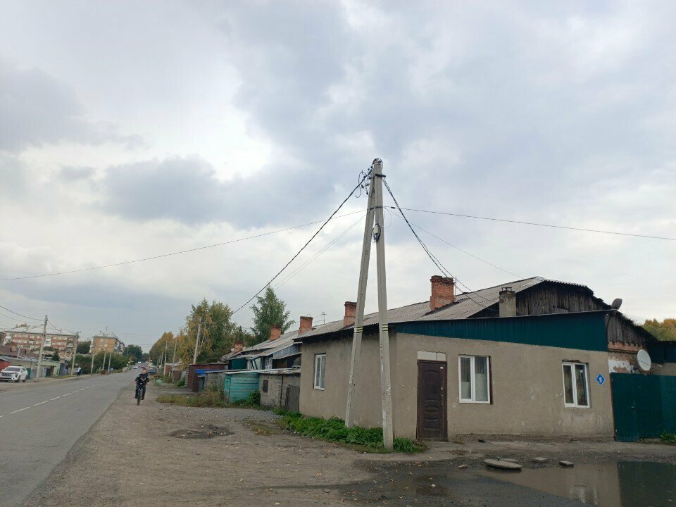 Heykel ve mezarlık taşı üreticileri Постамент42, Kemerovo, foto