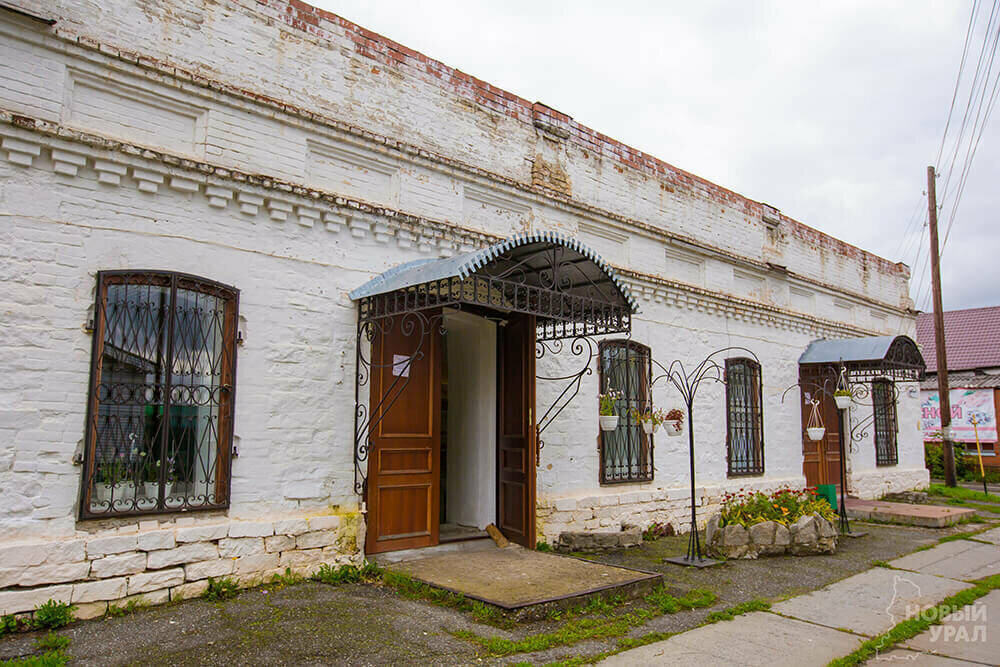 Sergi salonları, galeriler Verkhotursky House of Folk Arts and Crafts, Verhoturye, foto