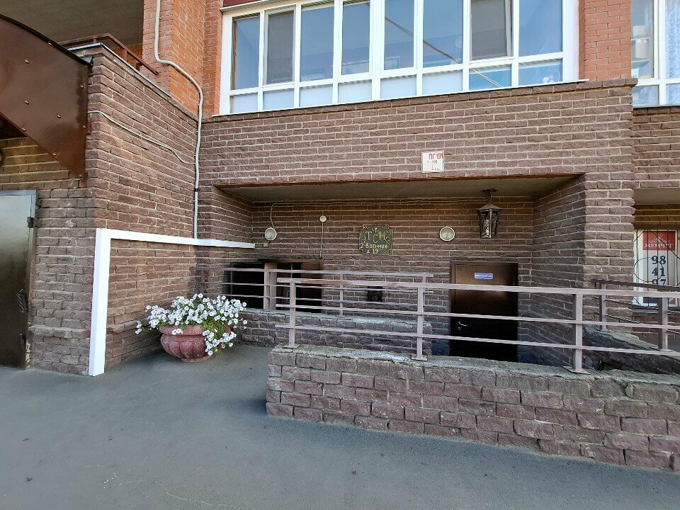 Bina, site yönetimi Tsm Voyennaya 2-ya dom 19, Omsk, foto