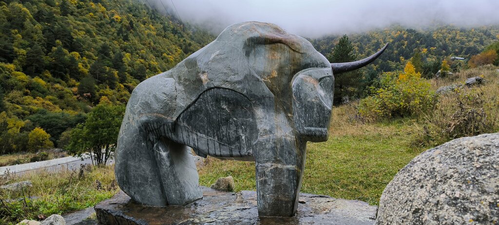 Park, sokak heykeli Единорог, Kuzey Osetya‑Alanya, foto