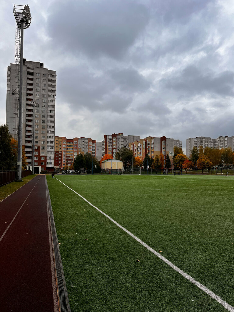 Spor alanı Межшкольный стадион, Minsk, foto