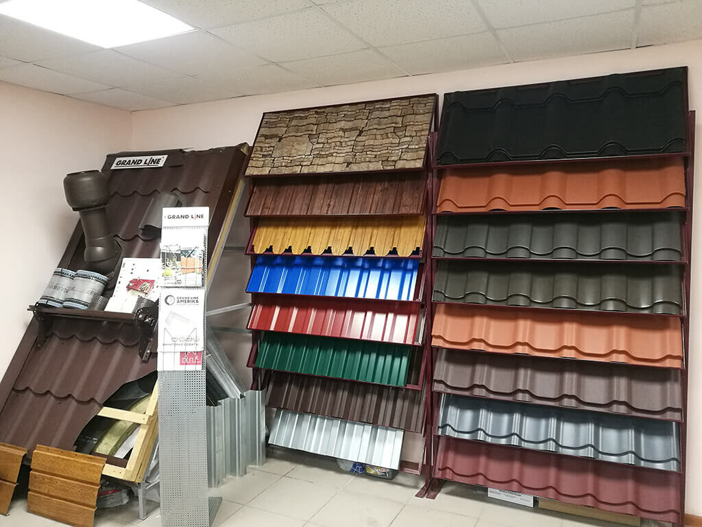 Çatı ve çatı materyalleri Mir Krovli, Kstovo, foto