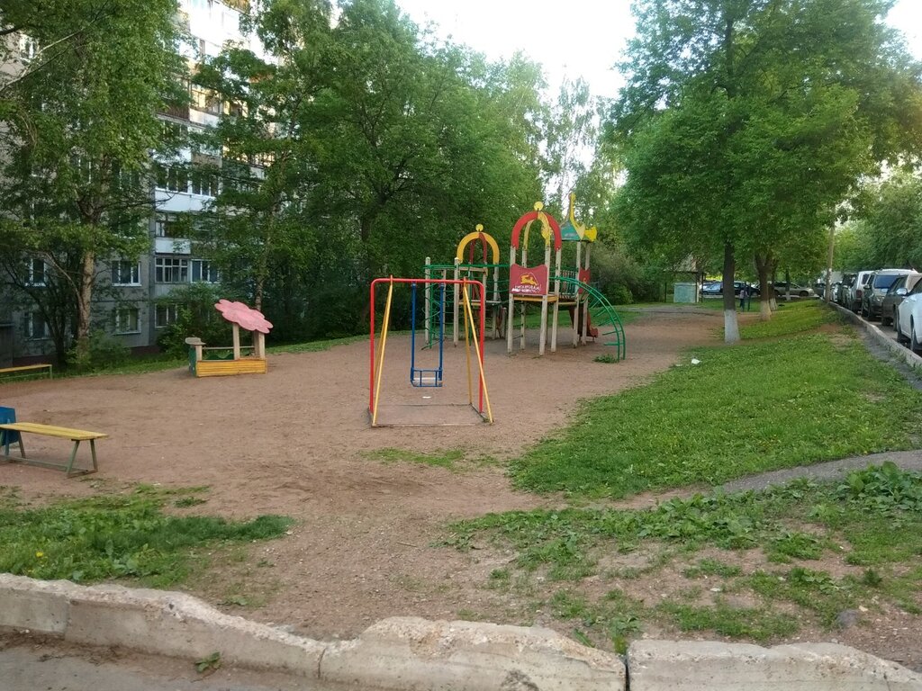 Oyun alanı Детская площадка, Ufa, foto