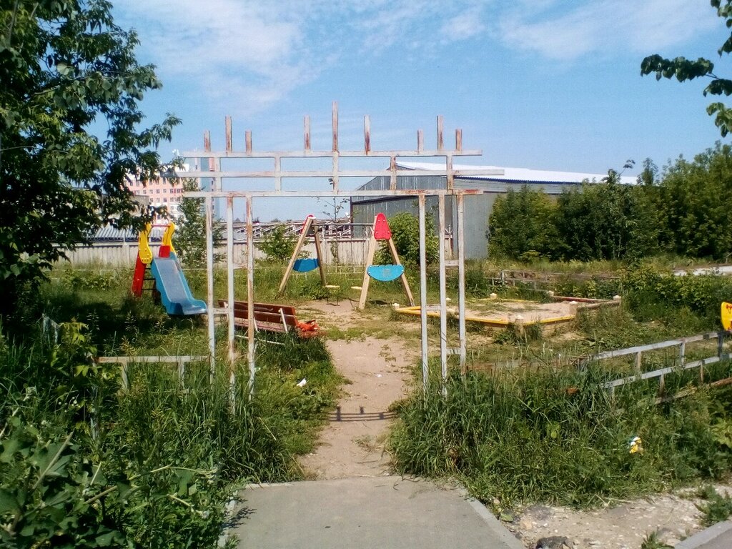 Oyun alanı Детская игровая площадка, Kazan, foto