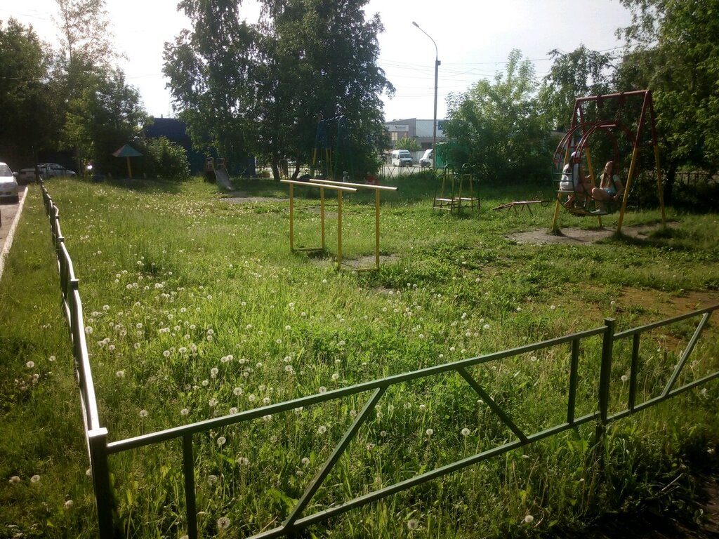 Oyun alanı Playground, Novosibirsk, foto
