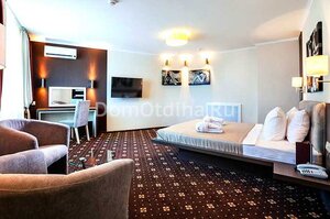 Bratislava (Andriia Malyshka Street No:1, Kyiv), otel  Kiev'den