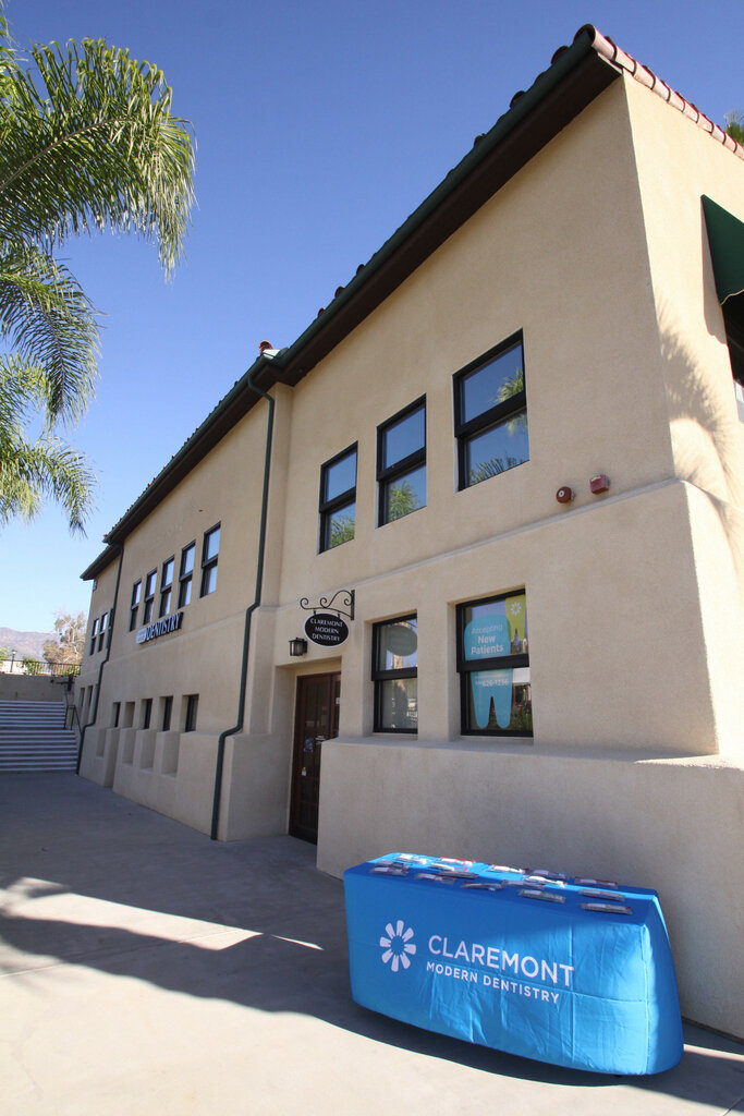 Özel ağız ve diş sağlığı klinikleri ve muayenehaneleri Claremont Modern Dentistry, Kaliforniya Eyaleti, foto