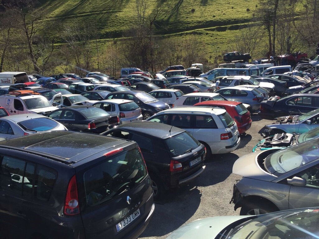 Otomobil servisi Auto Desguaces Barraka, Bask Ülkesi, foto