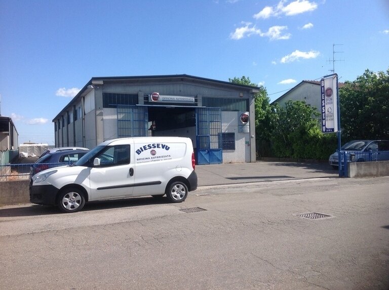 Petrol ve gaz firması Autofficina Biessevu, , foto