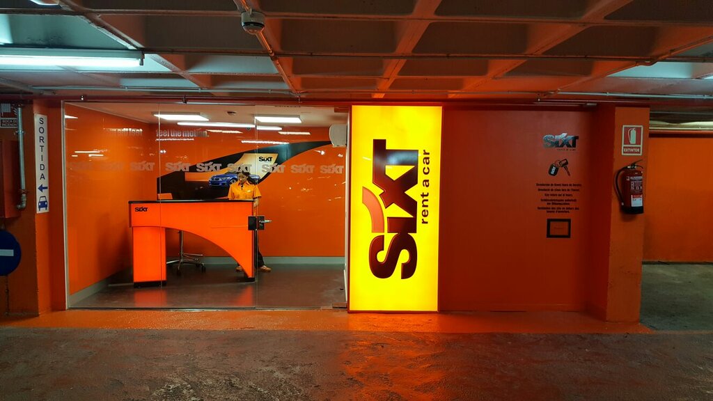 Kamyon ve ağır vasıta satış ve servis firmaları Sixt Alquiler de Coches y Furgonetas Barcelona Centro, Barselona, foto