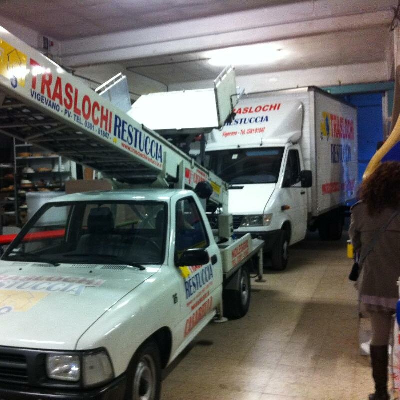 Evden eve nakliye Traslochi Restuccia, Lombardiya, foto