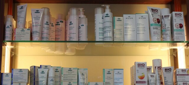 Eczaneler Farmacia Aristegui, Bask Ülkesi, foto