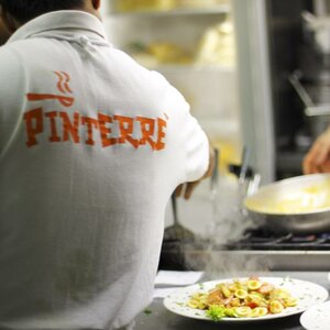 Ristorante Pizzeria Pinterrè (Emilia-Romagna, Bologna, Via Giuseppe Mazzini, 170), pizzacılar  Bologna'dan
