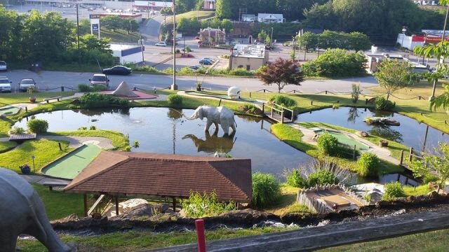 Eğlence merkezleri Tropical Gardens Mini Golf, Kuzey Carolina Eyaleti, foto