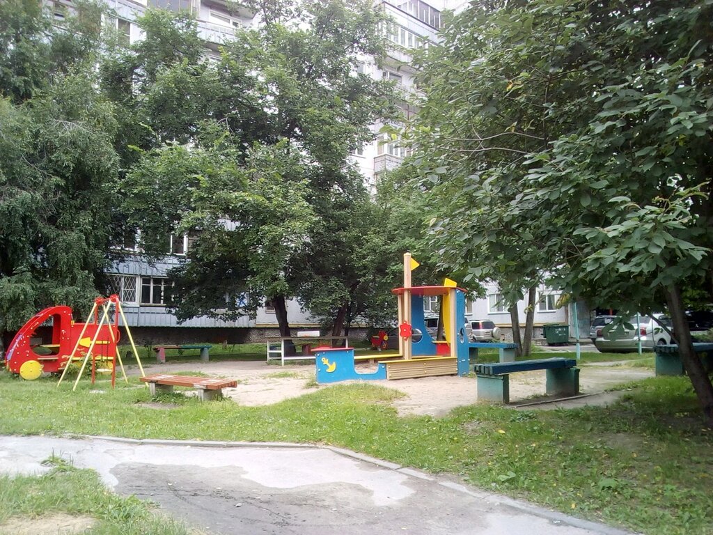 Oyun alanı Playground, Novosibirsk, foto
