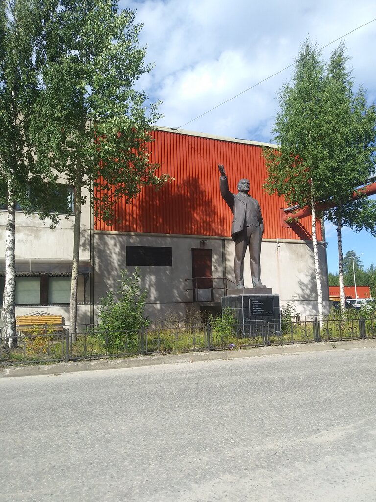 Anıt, heykel В.И. Ленин, Kostomucsha, foto