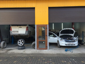 Auto parts and accessories store (улица Феодосийское Шоссе No:10, Судак), otomobil servisi  Sudak'tan