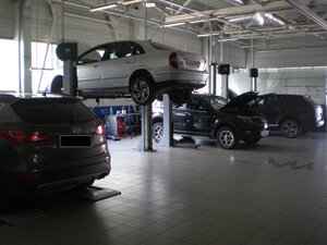 Auto-Premier (Oboronna vulytsia No:126, Luhansk), otomobil servisi  Lugansk'tan