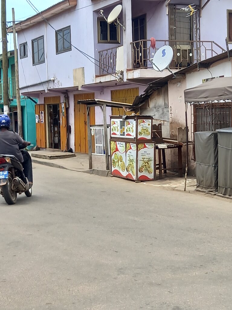 Fast food Ajia Funash Special Food, Akra, foto