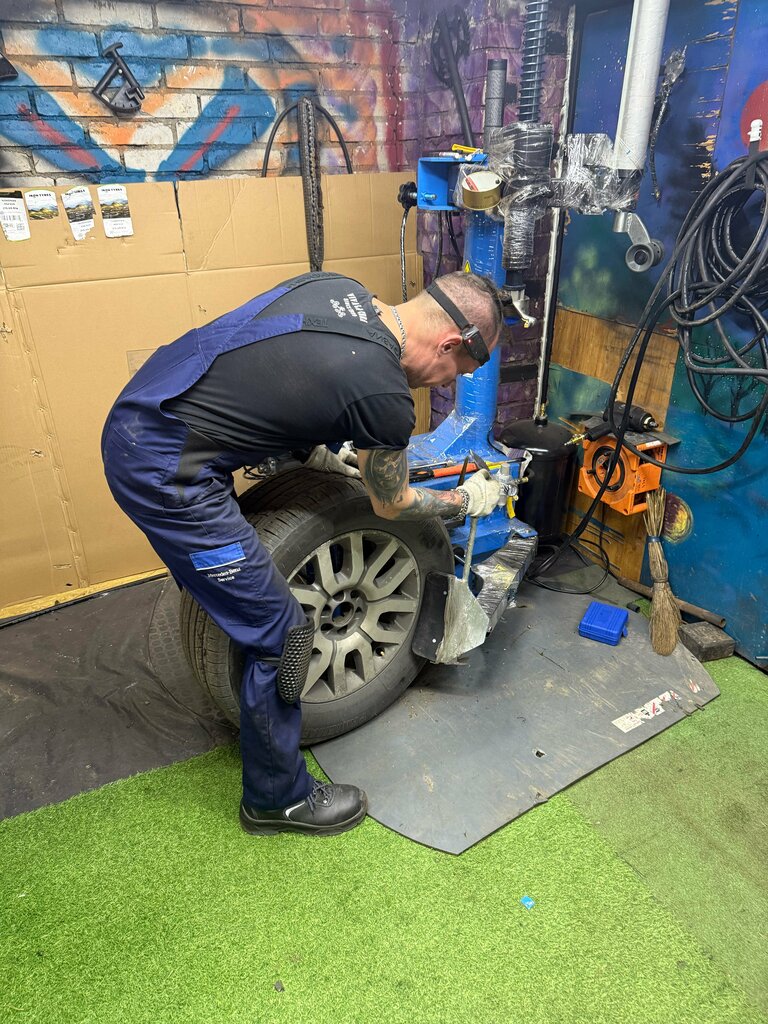 Oto lastik tamiri Шиномонтаж, Koroliov, foto