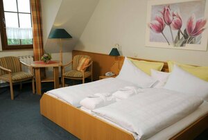 Waldhotel Kreuztanne (Saxony, Mittelsachsen, Kreuztannenstraße, 10), otel  Saksonya'dan