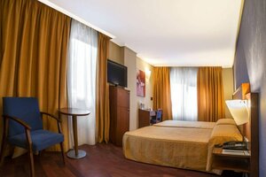 Hotel Nuevo Torreluz (Comunidad Autónoma de Andalucía, Almería, Almeria, Plaza Flores, 10), otel  Endülüs'ten