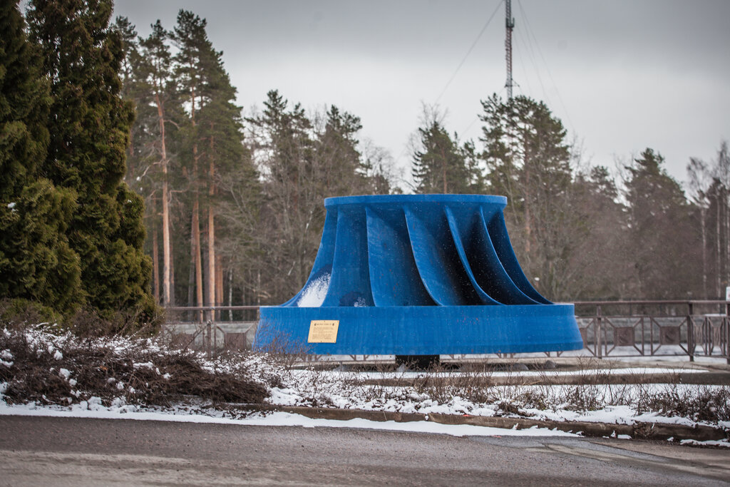 Park, sokak heykeli Turbiinimuistomerkki, Imatra, foto
