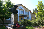 Kholmsky center of culture and leisure (Oktyabrskaya ulitsa No:49/1), kültür ocakları  Holm'dan