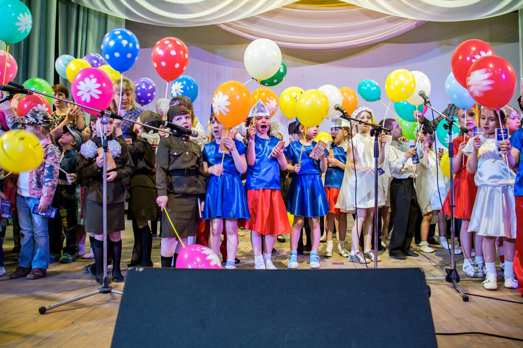 Hobi kulüpleri Городской центр досуга, Şarya, foto