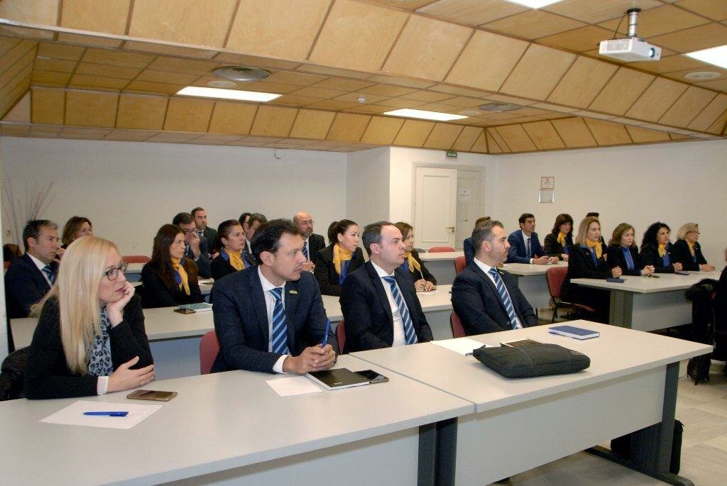 Emlak ofisi Inmobiliaria Sevilla 2000 Real Estate, Sevilla, foto