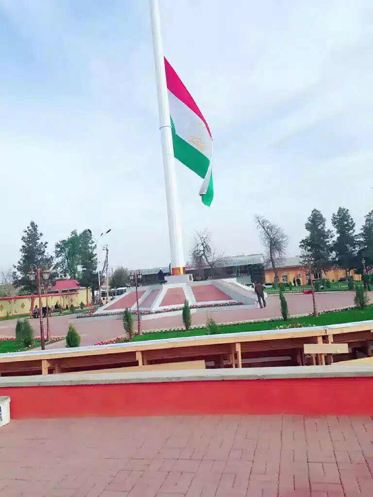 Turistik yerler Bayrak direği, Kurgan‑Tübe, foto