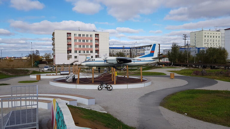 Teknoloji anıtı Самолёту Як-40 СССР-88177, Yakutsk, foto