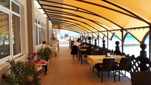 Кафе (Autonomous Republic of Crimea, Yaltinskiy gorodskoy sovet, posyolok Danilovka), kafe