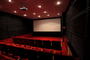 Filmofond (Piskaryovskiy Avenue No:32), sinemalar  Saint‑Petersburg'dan